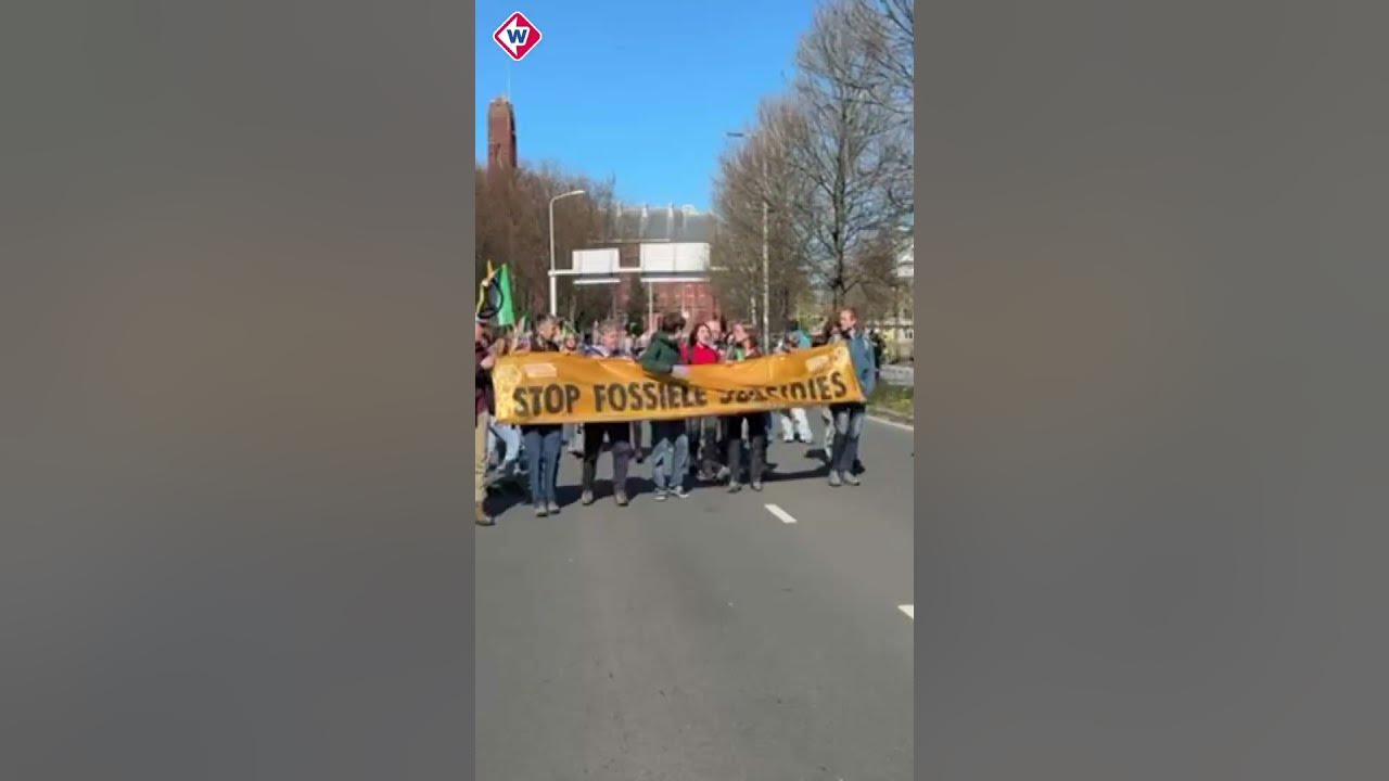 Extinction Rebellion blokkeert opnieuw A12 | #shorts - YouTube