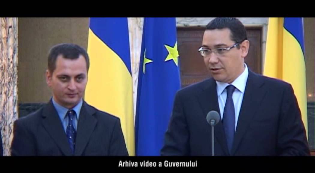 Iulian Enache premiat de Victor Ponta - YouTube