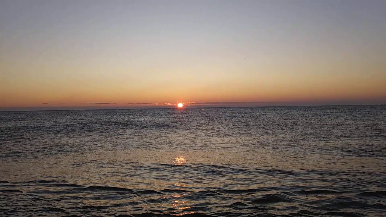 Sunrise over Lake Michigan.Racine.WI - YouTube