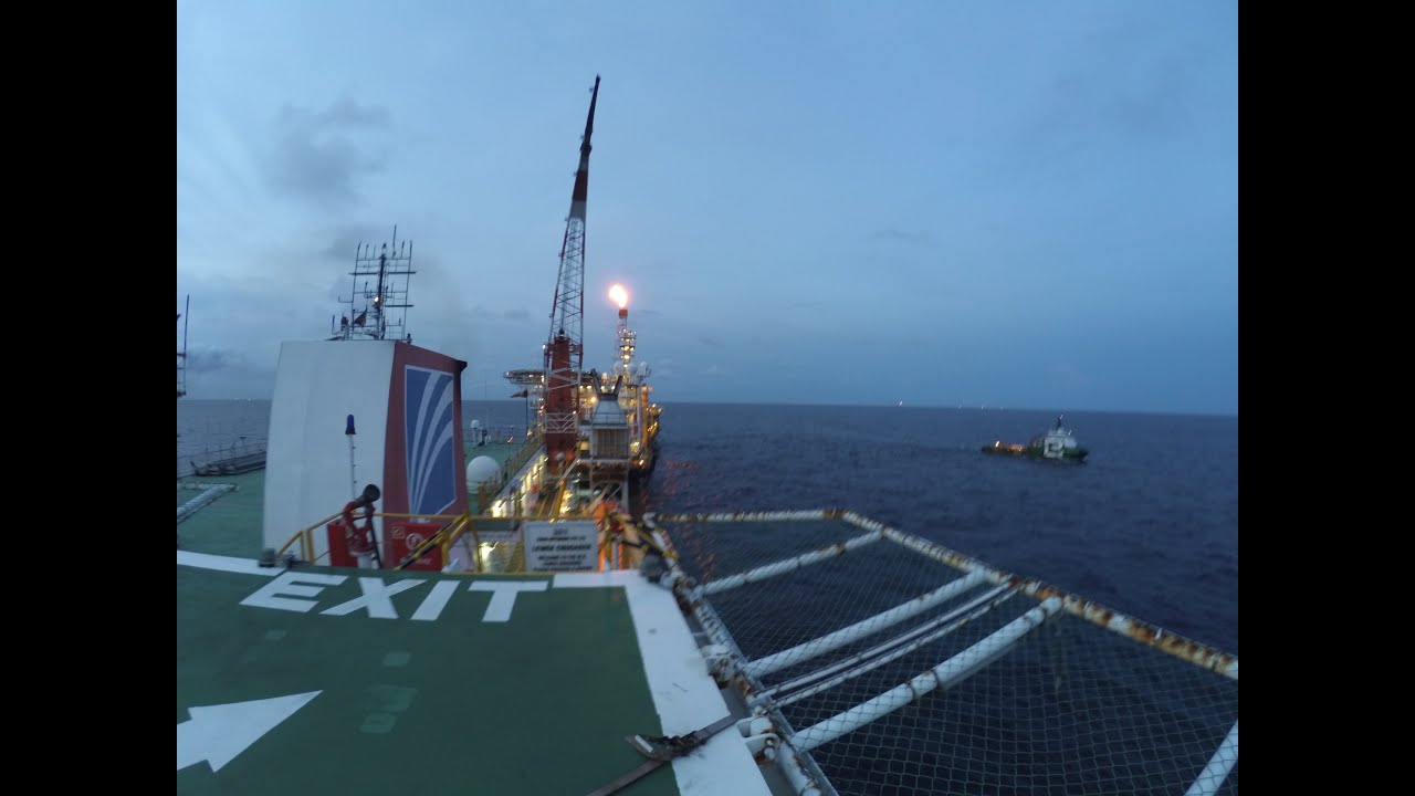 DP3 Vessel Lewek Crusader Landing Telescopic Gangway at FPU Alima - YouTube