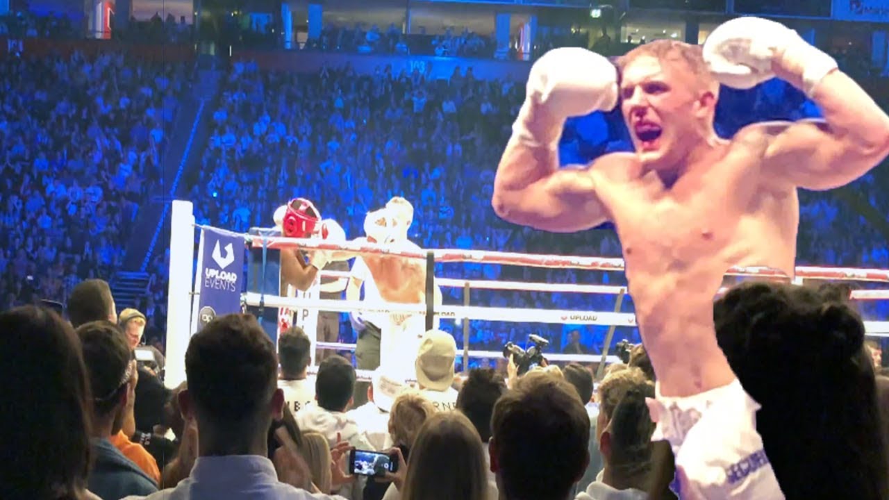 JAKE PAUL vs DEJI RINGSIDE - YouTube