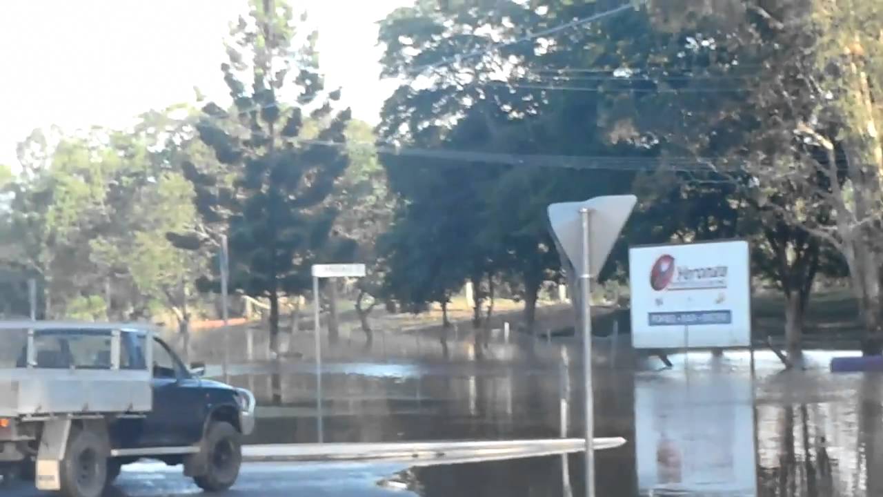 Yeronga flood 2011, Brisbane Corso & Cansdale St - YouTube