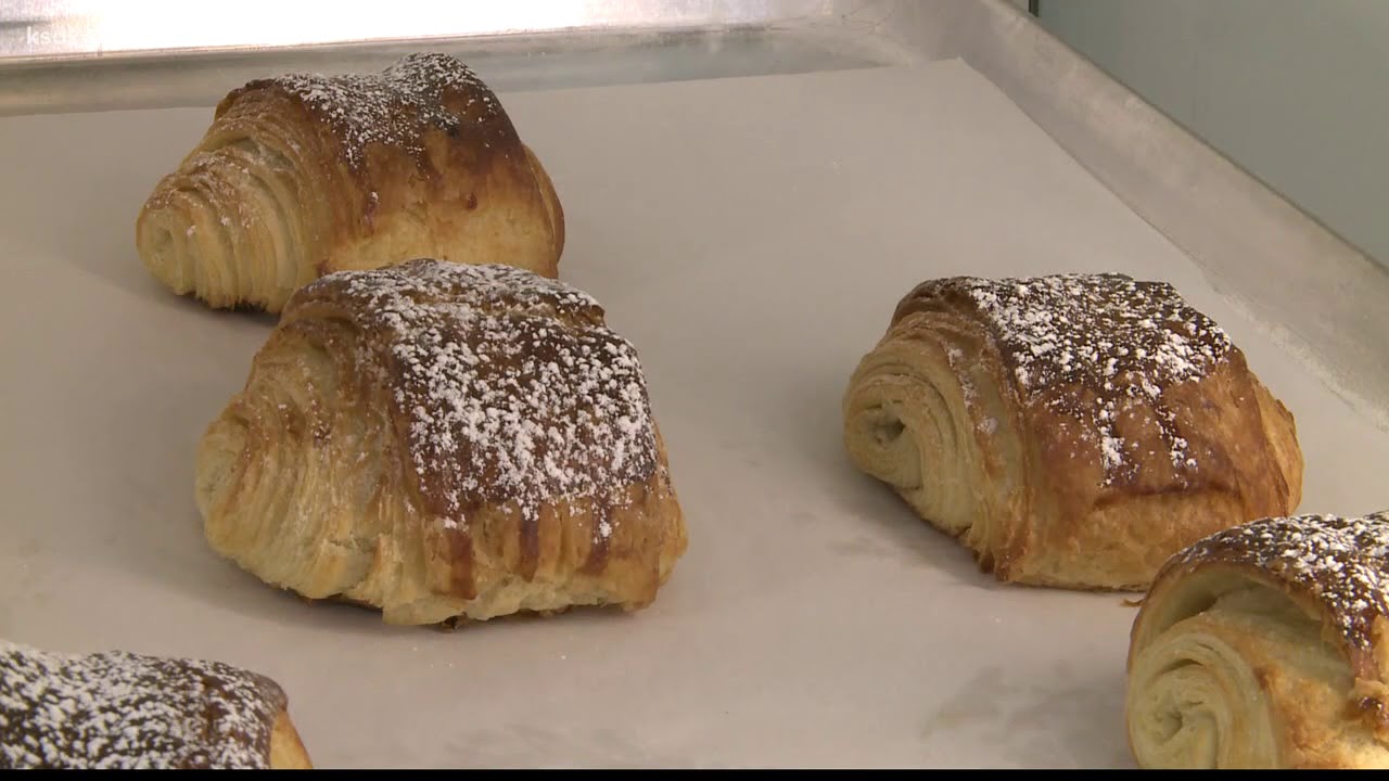 Mr. Meowski's Sourdough now open in St. Charles - YouTube