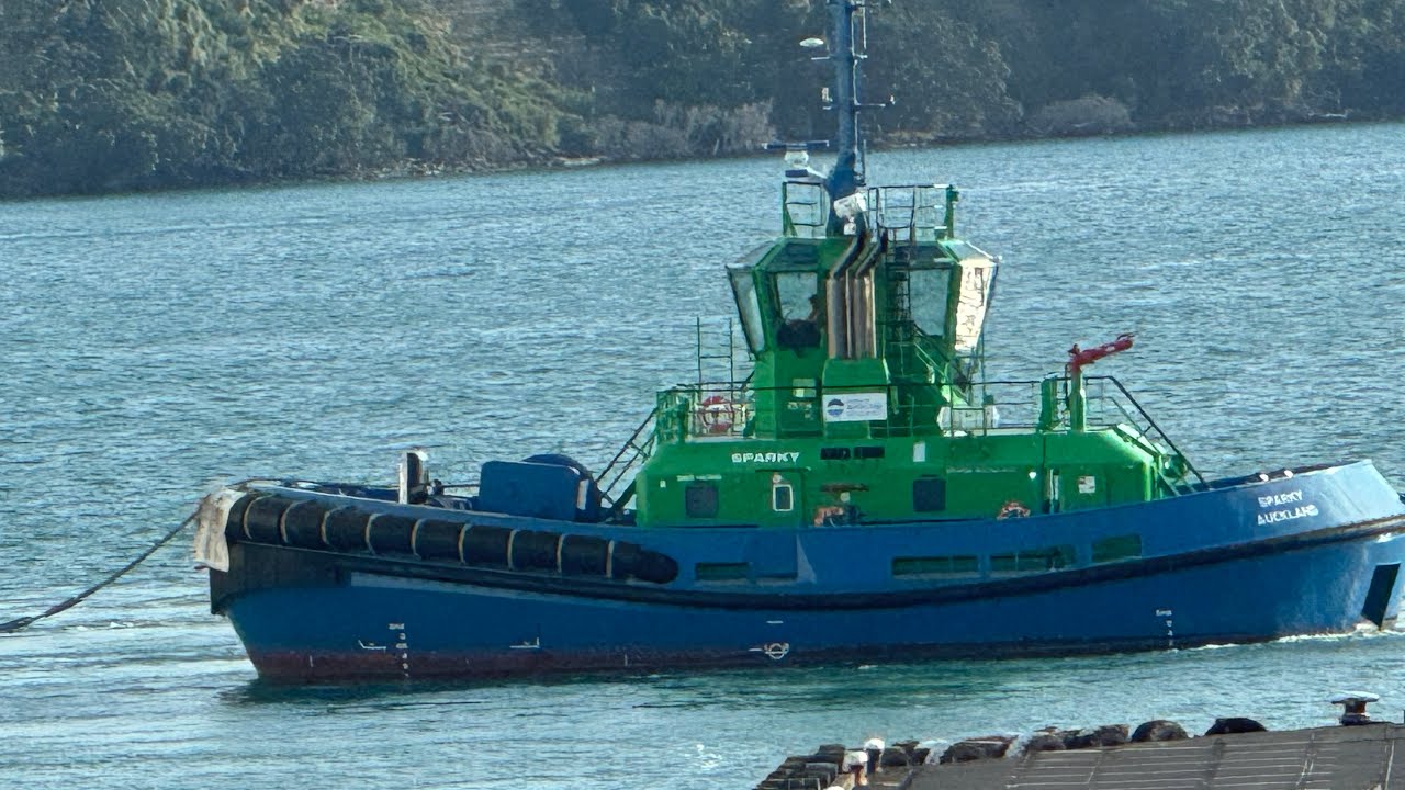 #tugboat - This full battery powered tugboat supports a cruise ship # ...