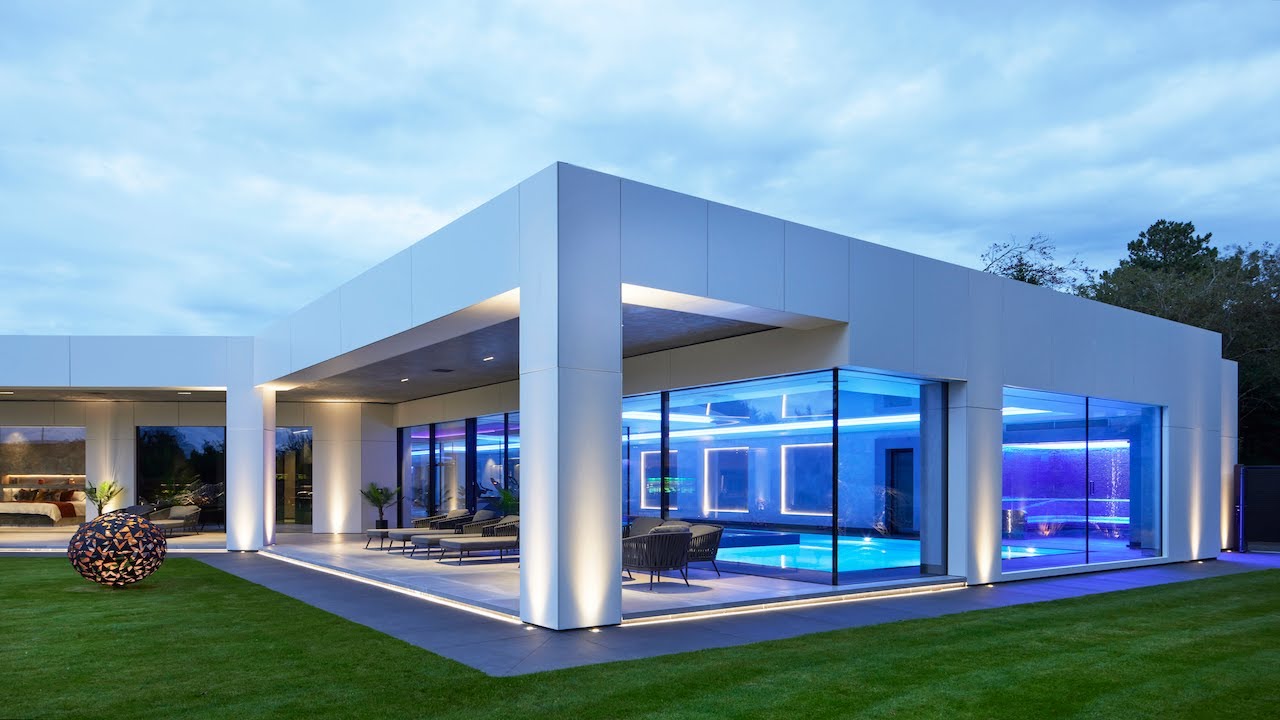 Multi Award Winning Modern Luxury Mansion - Bespoke Architect Led ...
