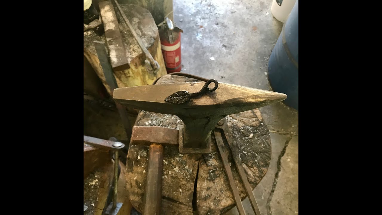 Building a 15th Century Post Anvil pt10 - YouTube