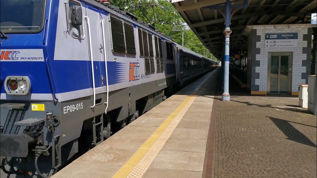 EP09-015 z IC 107 "Sobieski" rel. Gdynia Gł. - Wien Hbf odjeżdża ze stacji Sopot. - YouTube