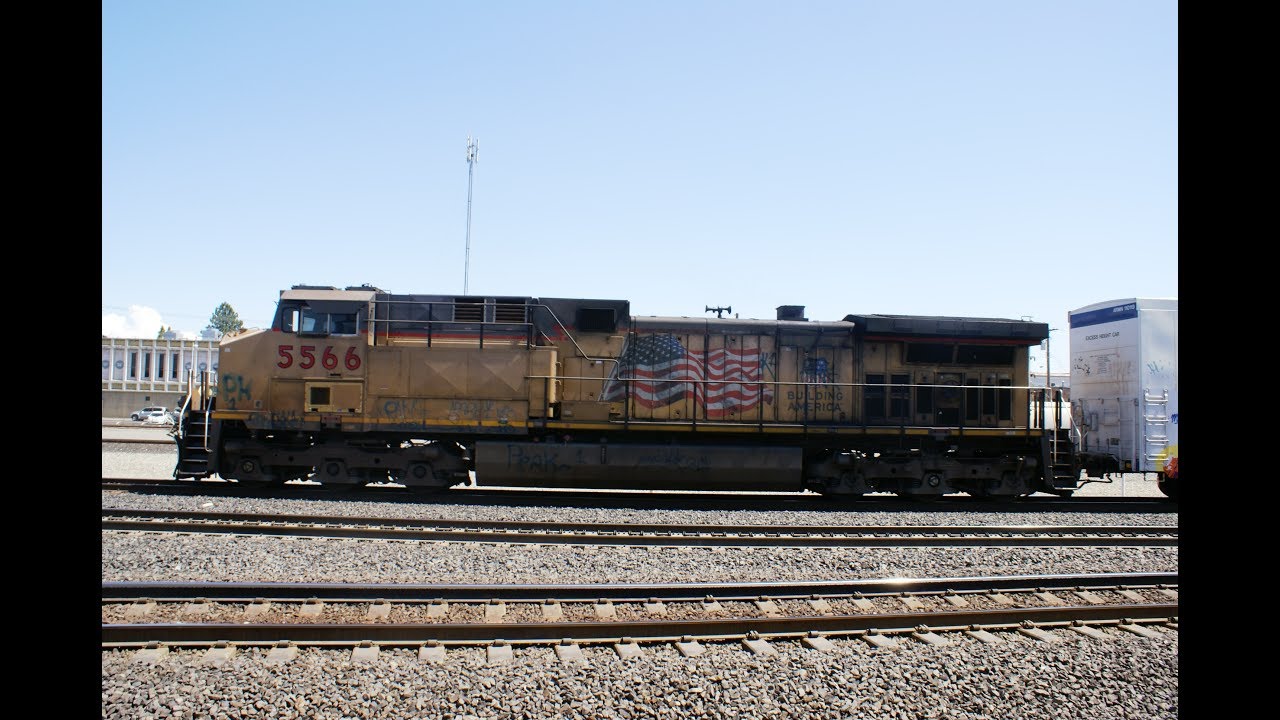 UP 7454 Leading A Slow Manifest Train Inbound To Roseville, CA - YouTube