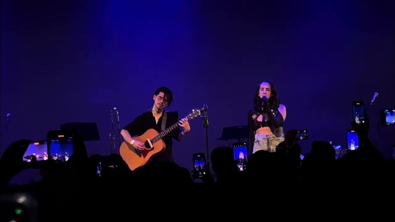 Ximena Sariñana XV años Mediocre | “Las huellas “ - YouTube