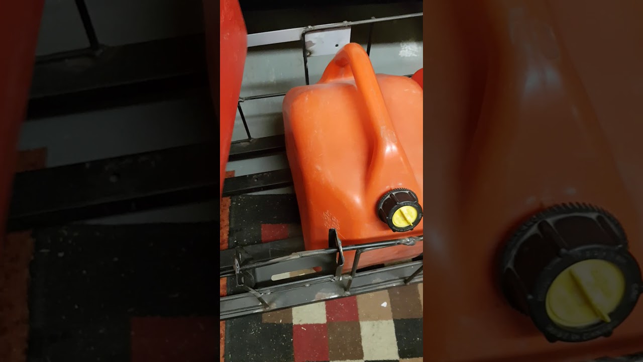 DIY. Fuel cart. 4 jerry can design. - YouTube