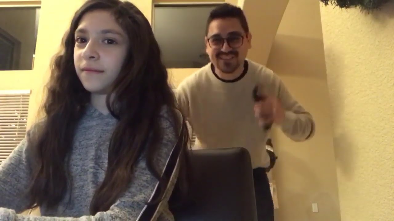 Baby Shark In Spanish (Español) - YouTube