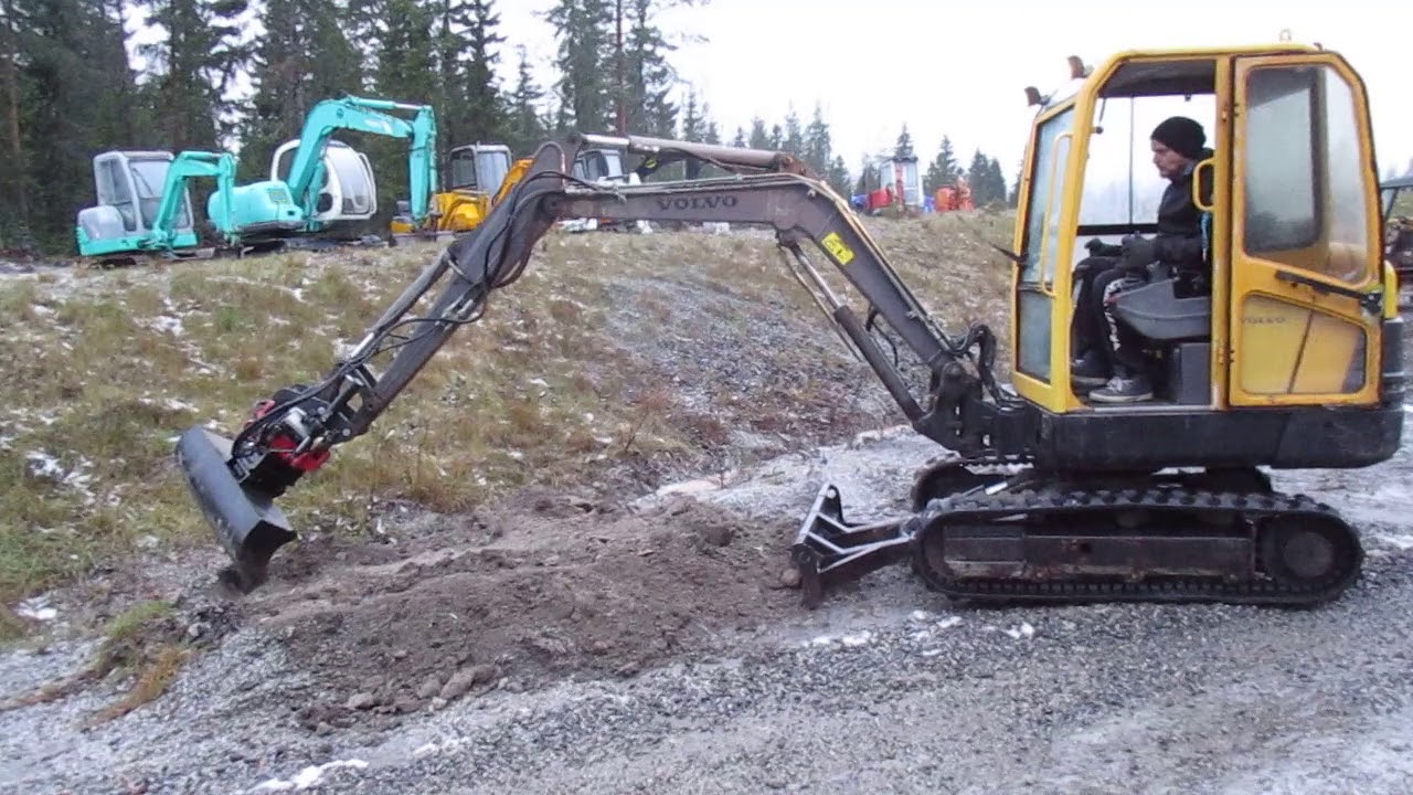 Volvo ec 25 - YouTube