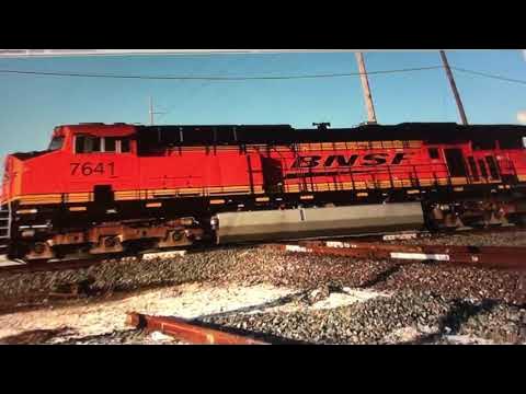 Bnsf 7641 and his horn is broken - YouTube