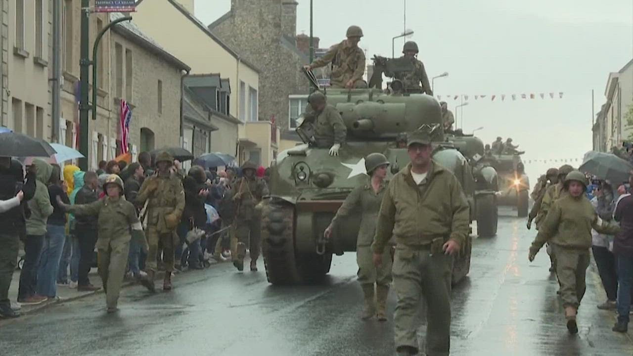 Crowds in France honor WWII veterans at D-Day celebrations - YouTube