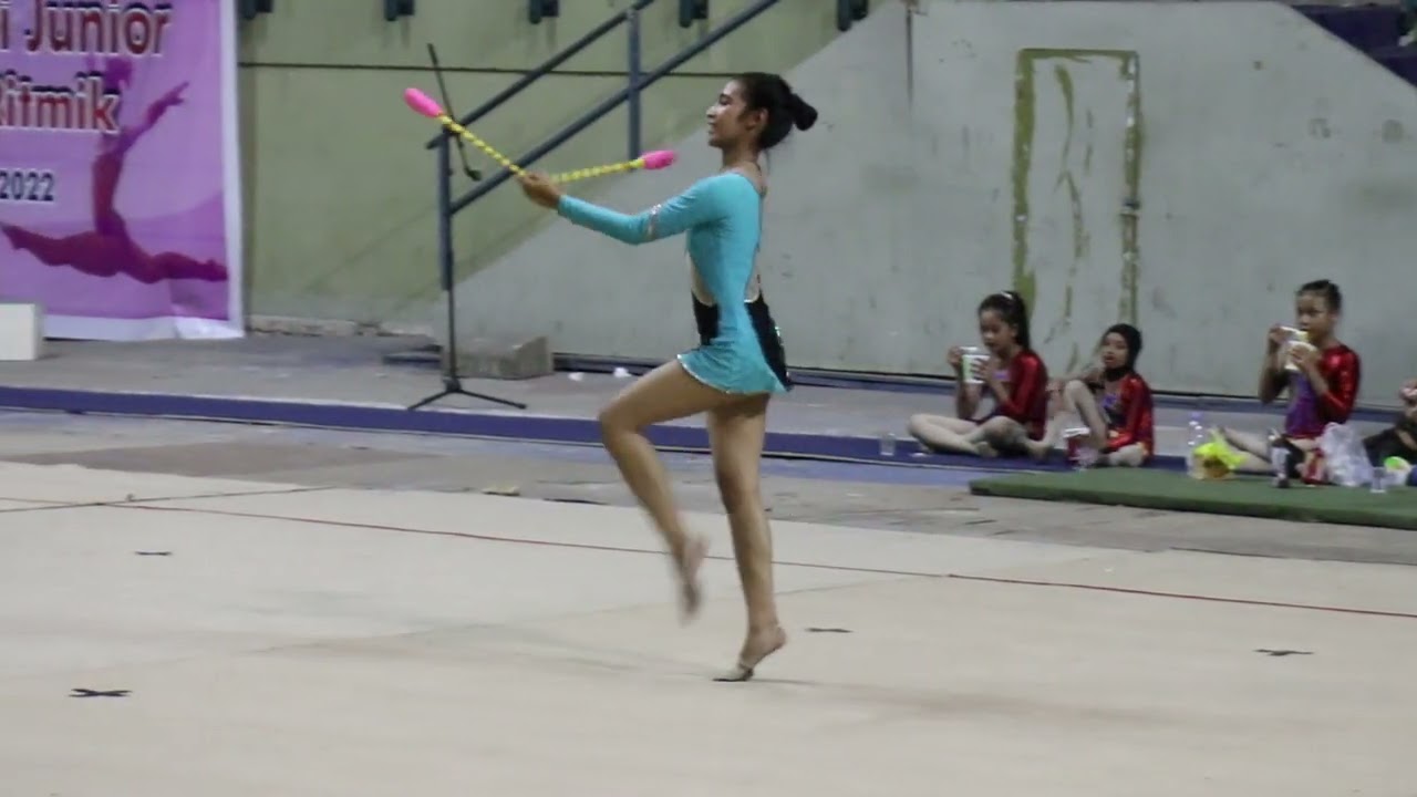 senam ritmik alat gada #senamritmik #senamlantai #gymnastics - YouTube