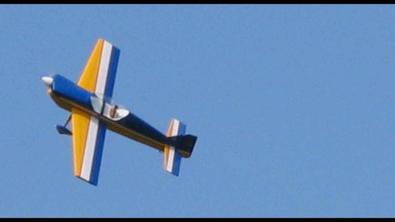 Great Planes Giles G-202 - YouTube