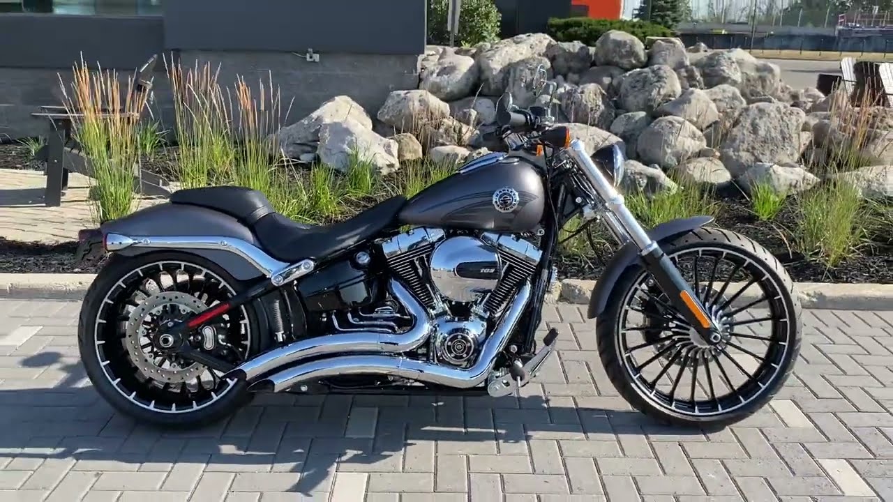 2017 FXSB Softail Breakout - YouTube