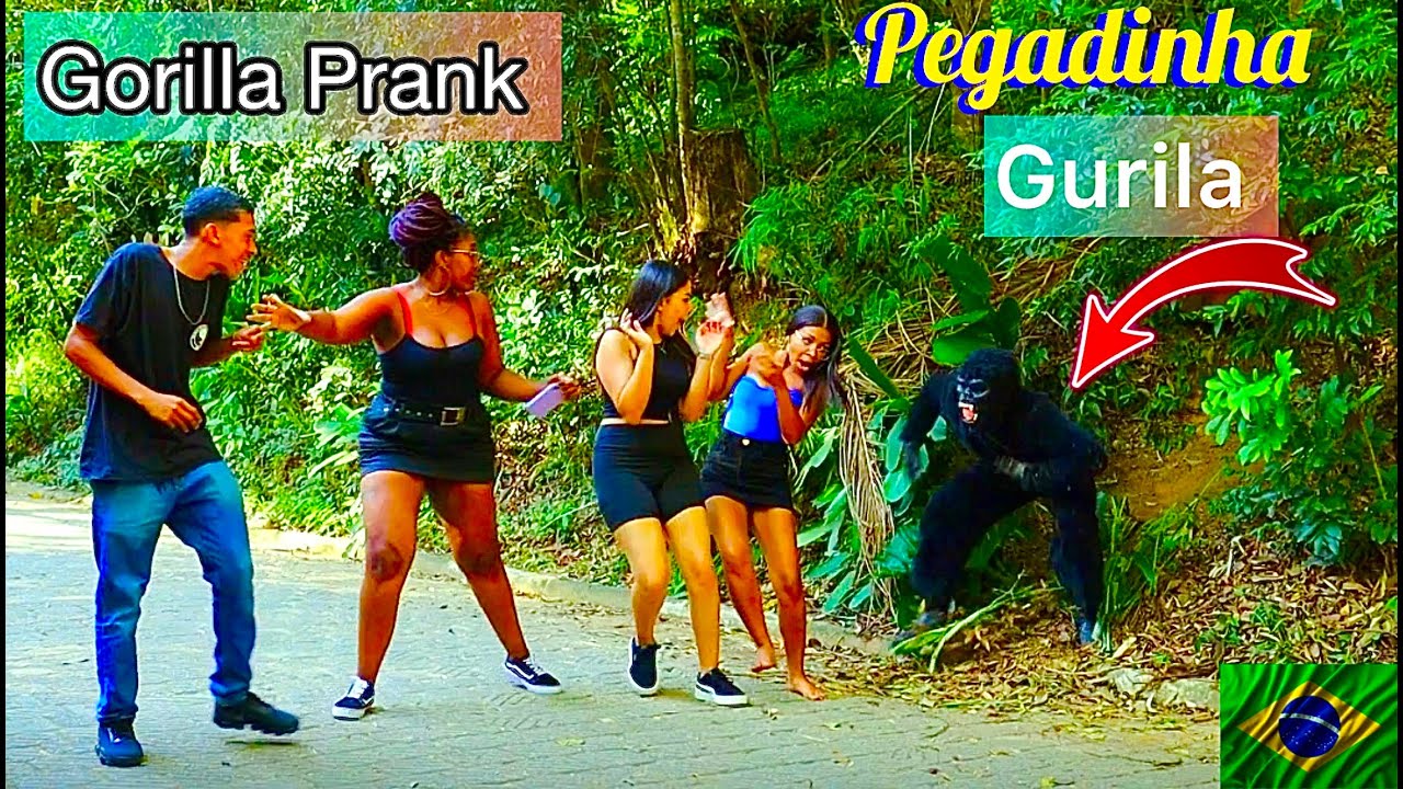 Gorilla Prank: Pretty Brazilian Girls Screaming like children - YouTube