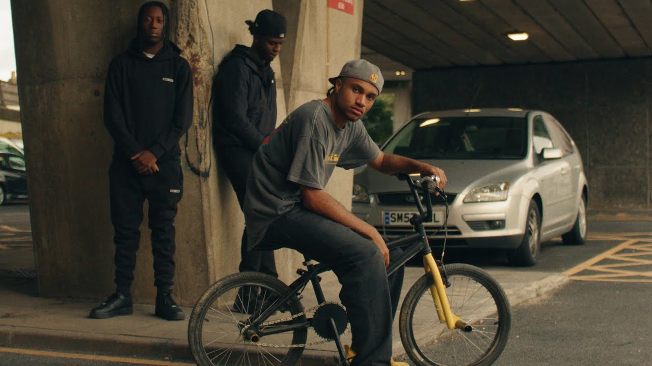 Z H I N O - STN/SKIN (Official Video) - YouTube