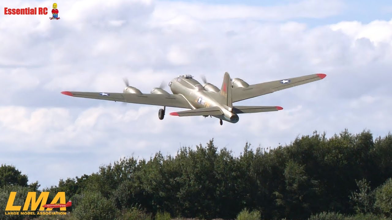 Radio controlled B-17s bomber formation flight | LMA Elvington Show ...