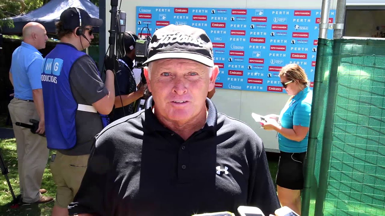 Peter Senior debuts short putter Perth International - YouTube