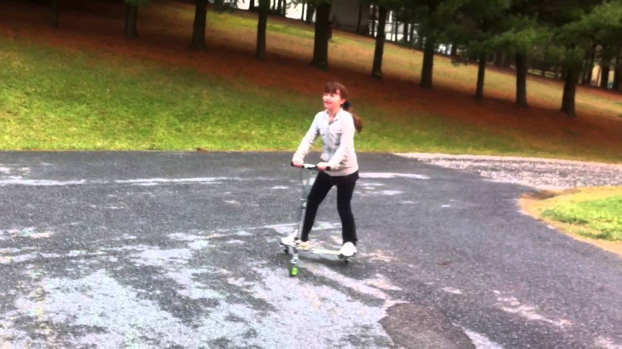 Razor PowerWing DLX - YouTube