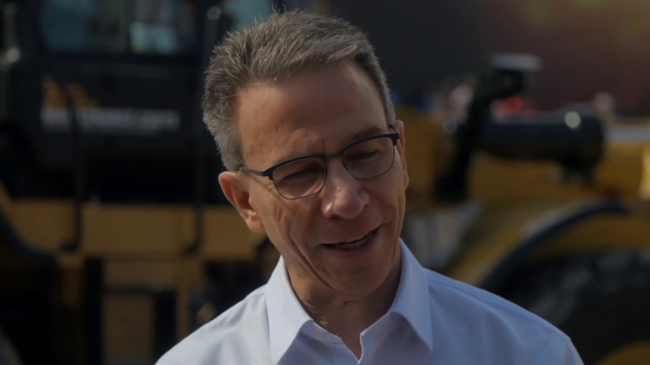 Jim Umpleby at CONEXPO / CON-AGG 2020 - YouTube