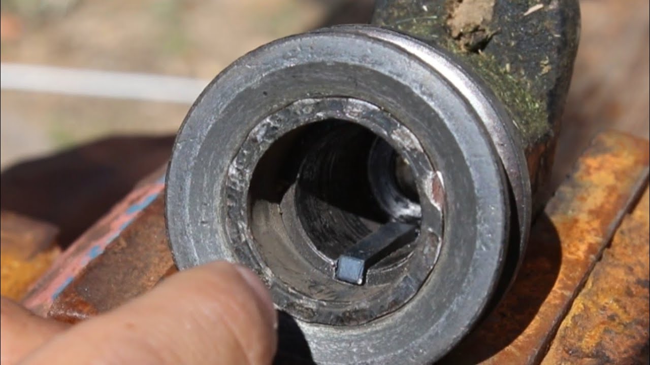 Chavetero interior a mano - YouTube