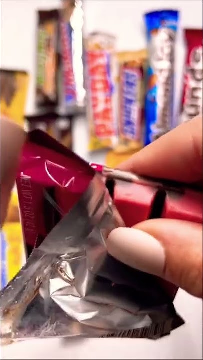 Asmr unwrapping Kit Kat duos strawberry dark chocolate candy bar #shorts satisfying video - YouTube