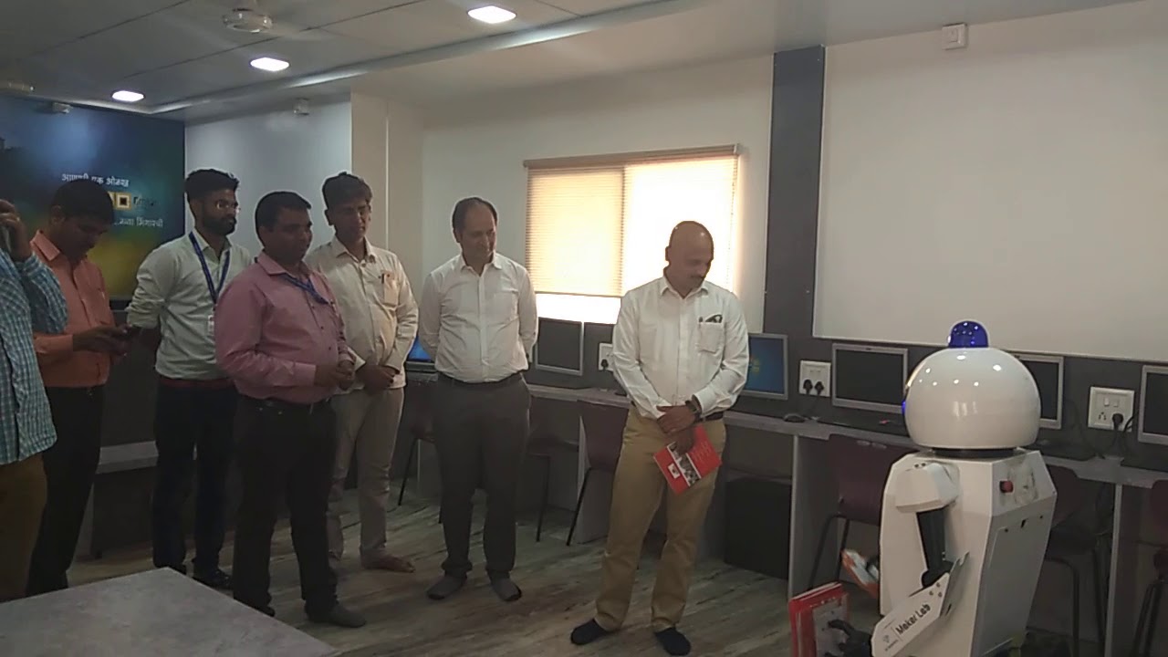 Robot in Omkar Computer - YouTube