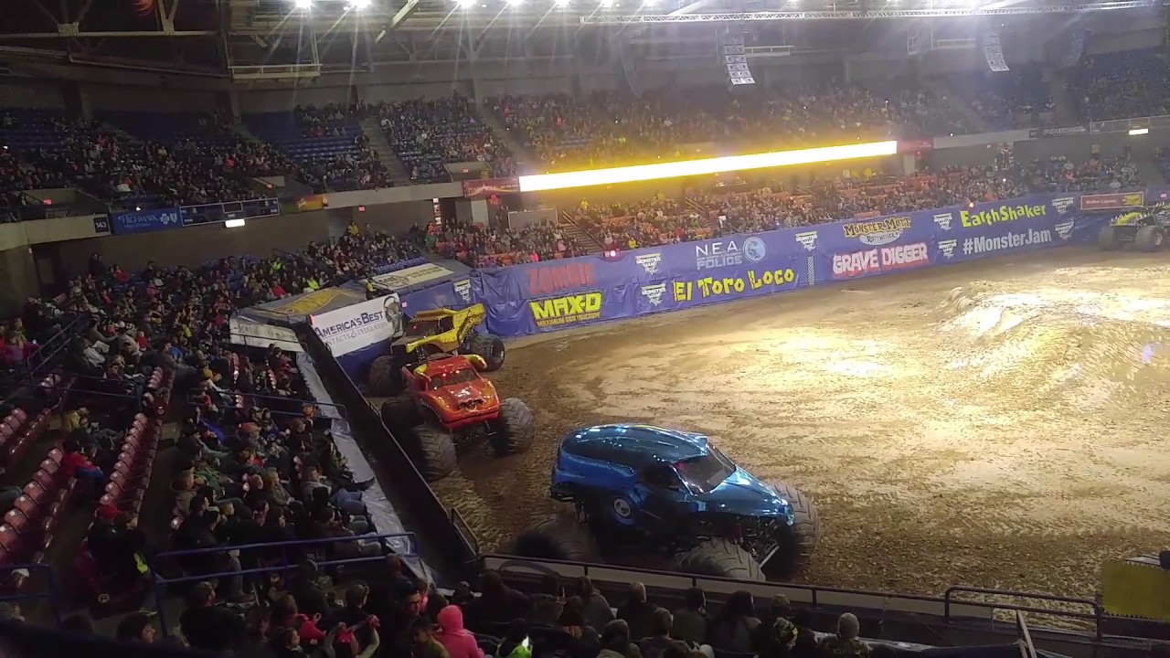 Monster jam Charleston civic center Earth shaker freestye - YouTube