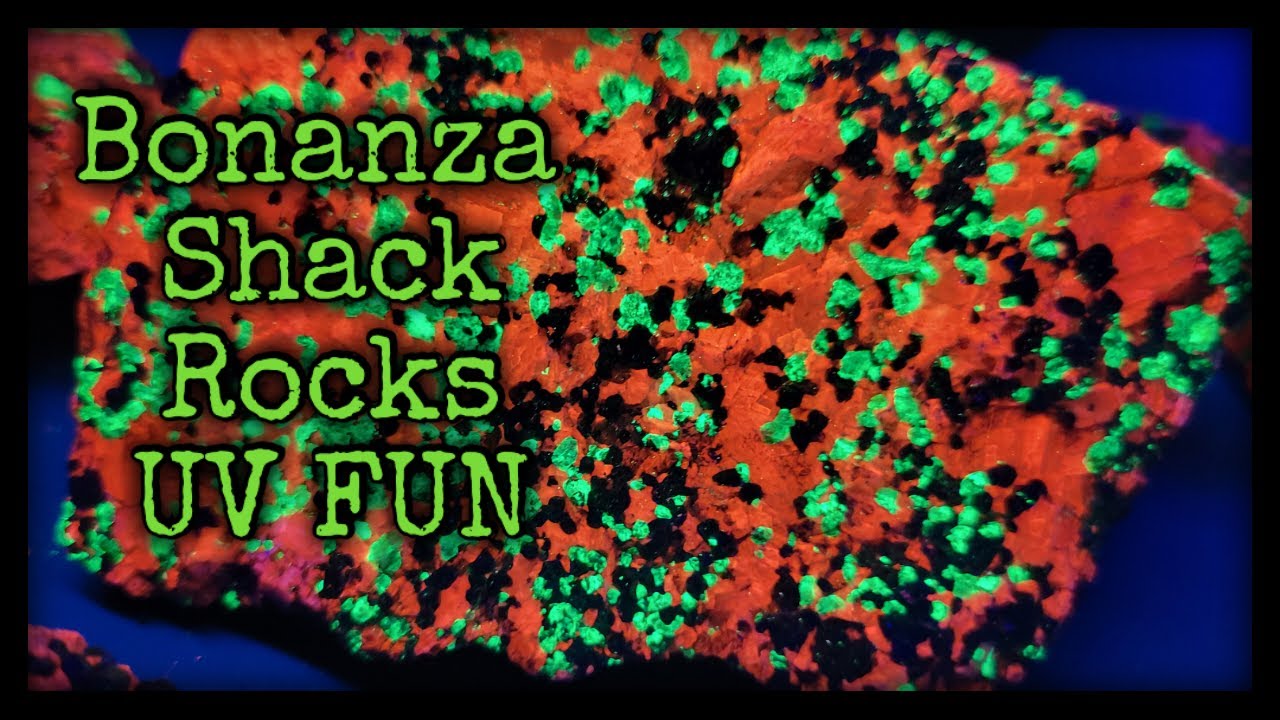 ROCK SHOP Franklin NJ Mineral Specimens @254nM - YouTube