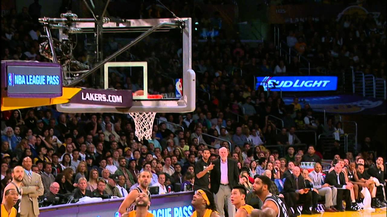 Tim Duncan Scores 25,000th Point - YouTube