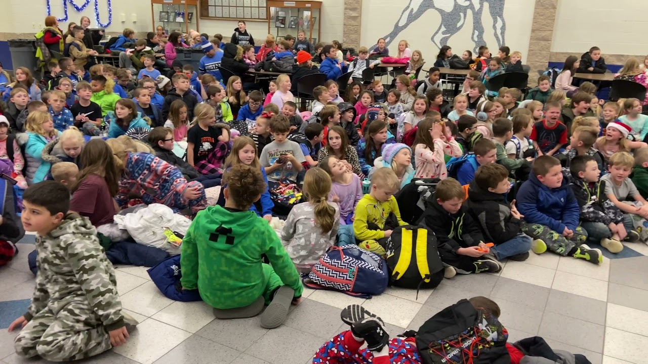 Allen East Holiday Fun 2021 - YouTube