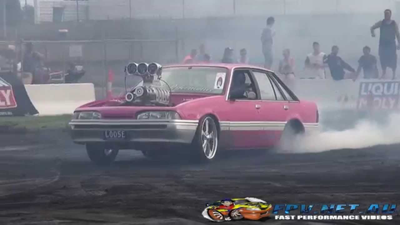 LOO5E BLOWN V8 COMMODORE BURNOUT AT UBC 7 2015 - YouTube