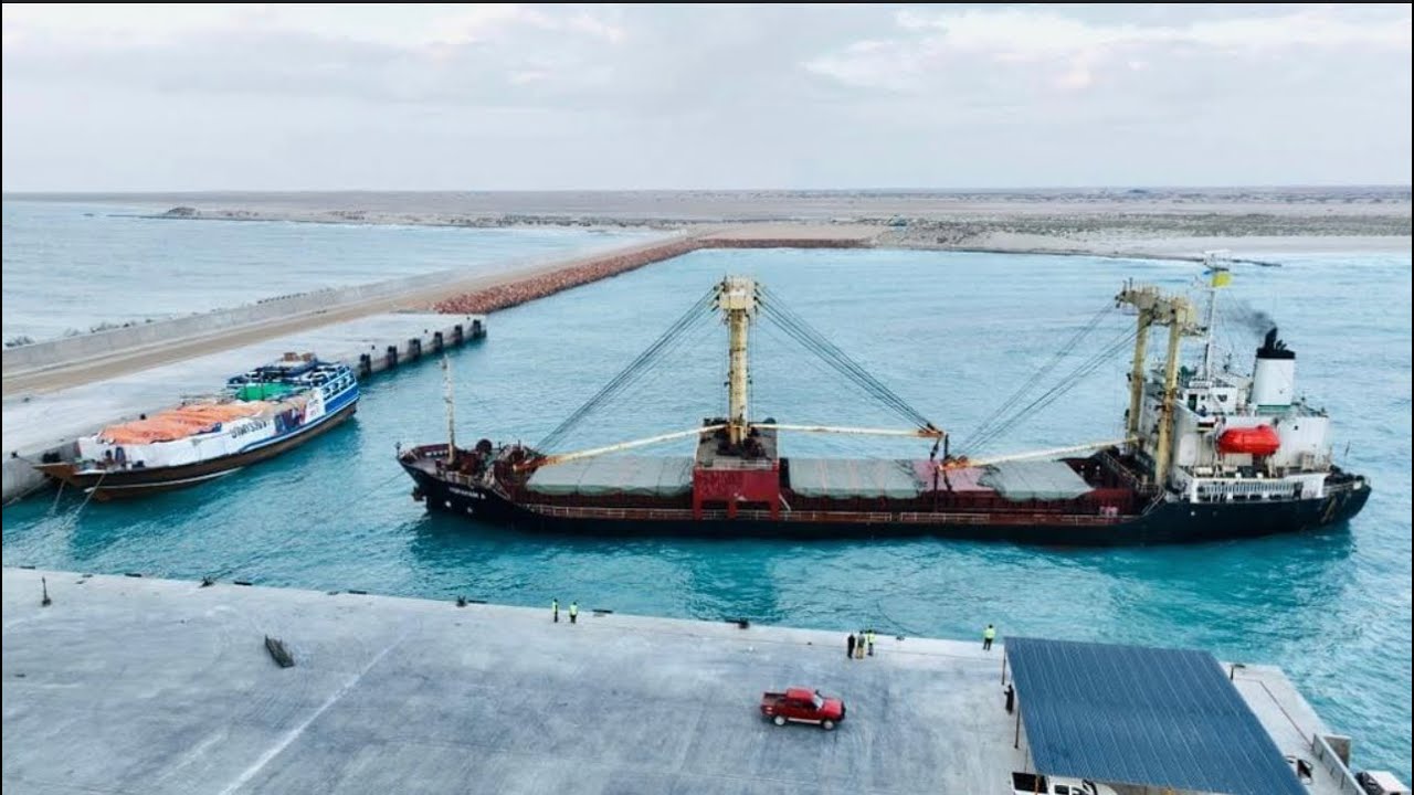 DEKEDA GARACAD PORT GARACAD SOMALIA - YouTube