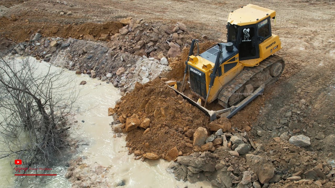 Skills Operator Biggest Bulldozer Removing Gravel Equipment Work In New ...