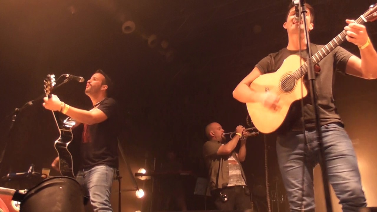 Els Catarres - En Peu de Guerra @ Razzmatazz 2016 - YouTube