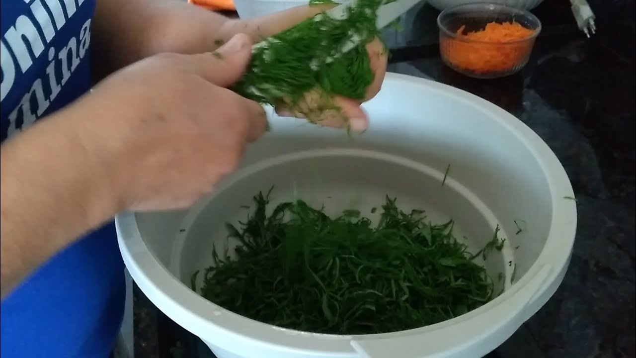 Couve mineira - colhida e refogada. Horta da Lourdes em apartamento ...