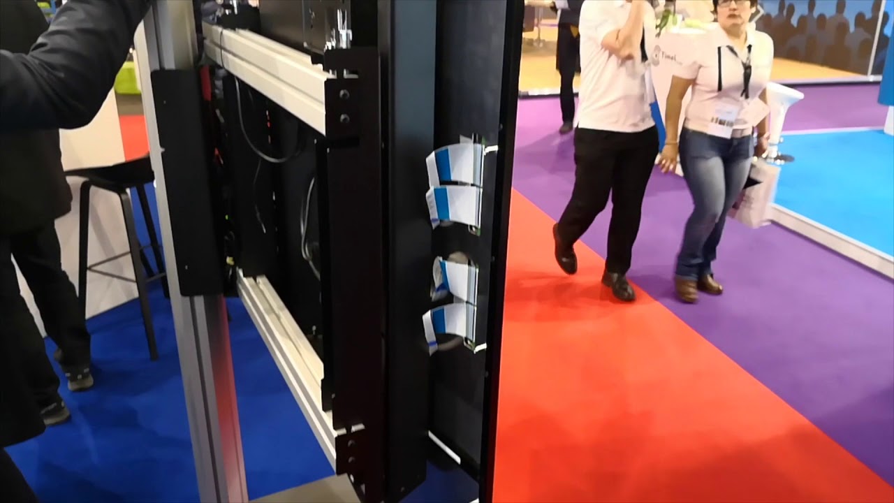 Led screen curved and LED wall fixed - YouTube