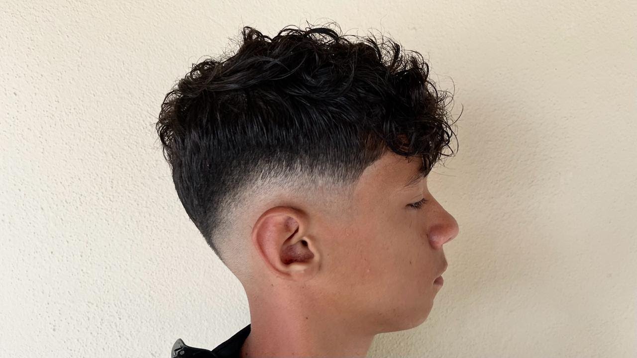 COMO FAZER DEGRADÊ EM CABELO LISO PASSO A PASSO - YouTube