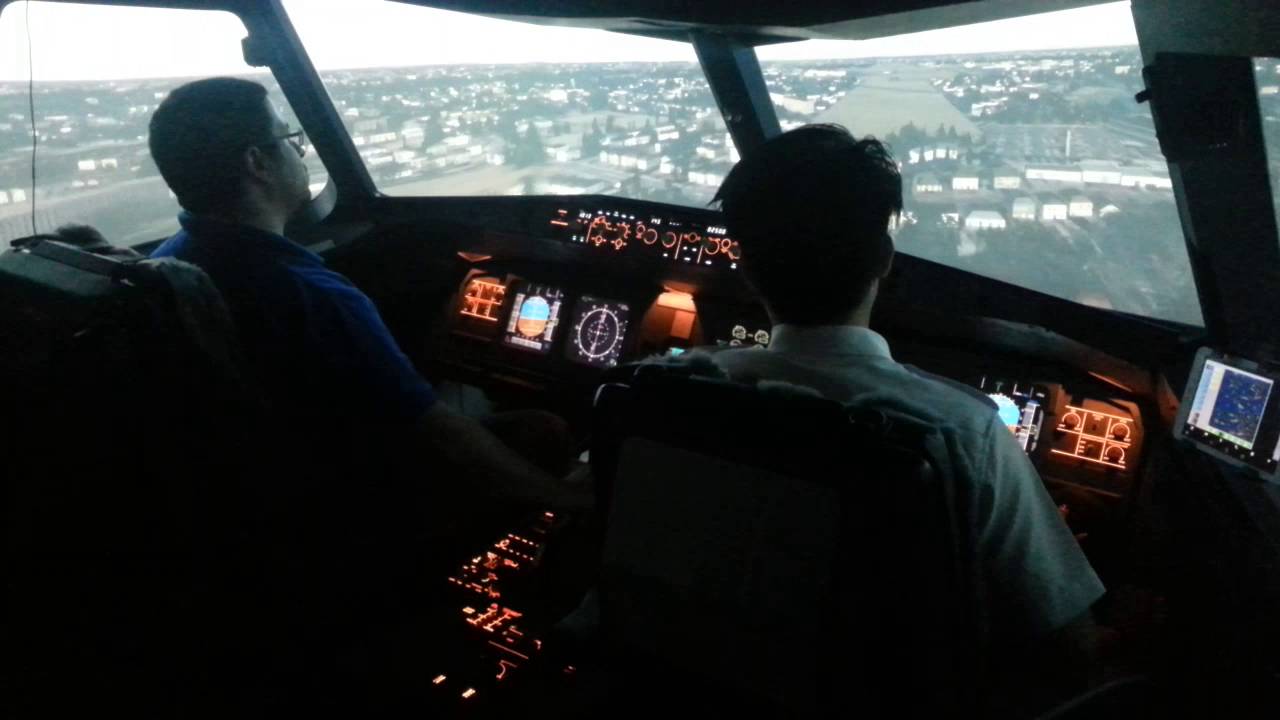 first attempt in Airbus A320 Simulator - YouTube