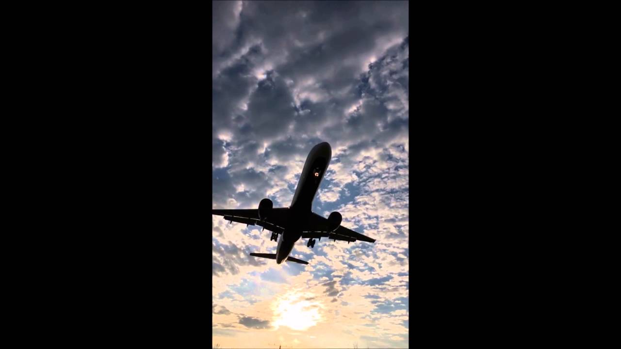 Delta Boeing 757-200 VIP N651DL Landing Oakland County Airport - YouTube