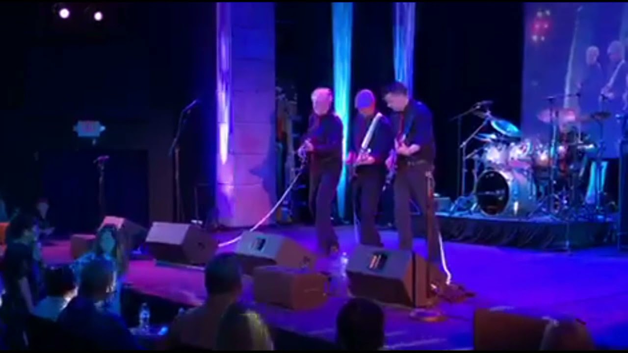 ThE vEnturEs livE - PipElinE - ((2018)) （ザ・ベンチャーズ） - YouTube