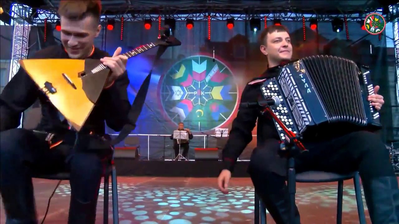 Kalinka - (Pinchuk Andrey - balalaika / Nadershin Timur - bayan) - YouTube