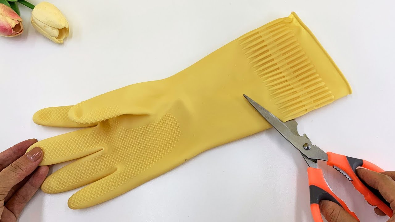 14 UNBELIEVABLE Tricks With Gloves That Are Really Useful - YouTube