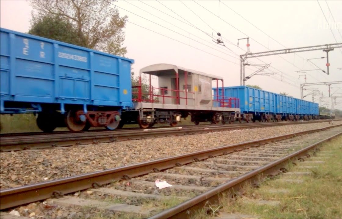 AMRITSAR WORKSHOP manufactured BVZI caboose and BOXNHL wagons Rake with ...