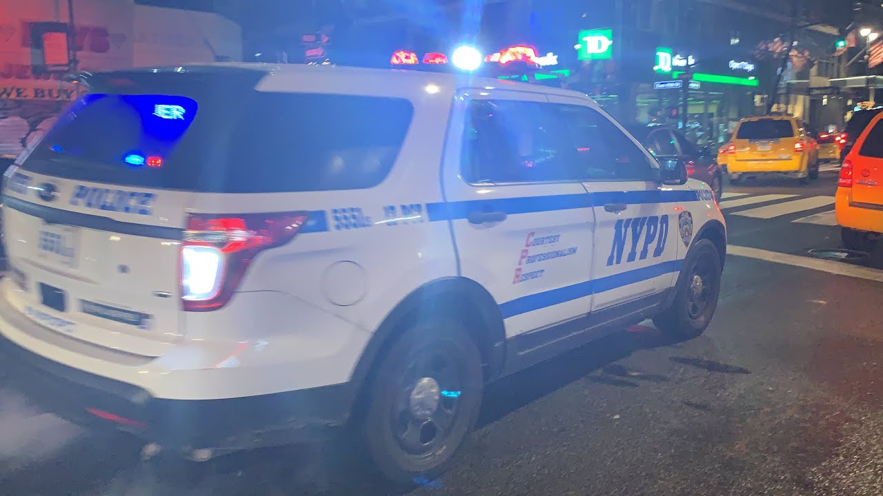 NYPD 17th Precinct Unit responding in Midtown Manhattan - YouTube