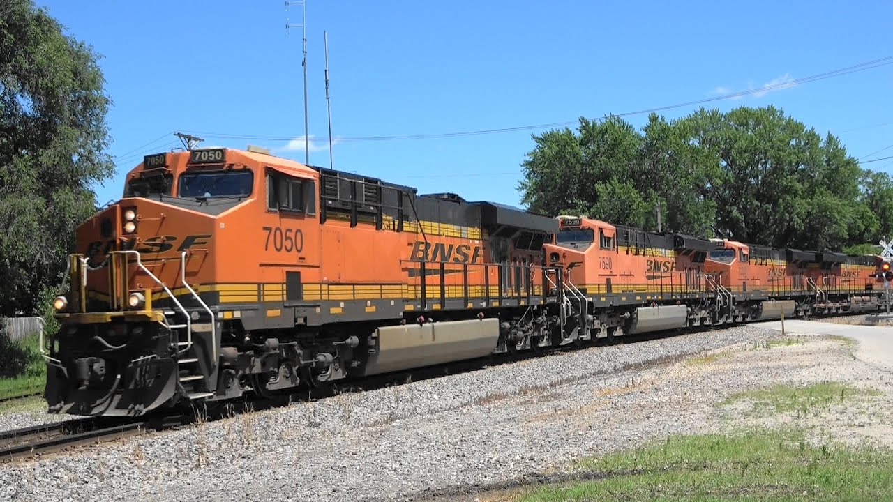 BNSF 7050 Leads a Freight, Colona, IL - YouTube