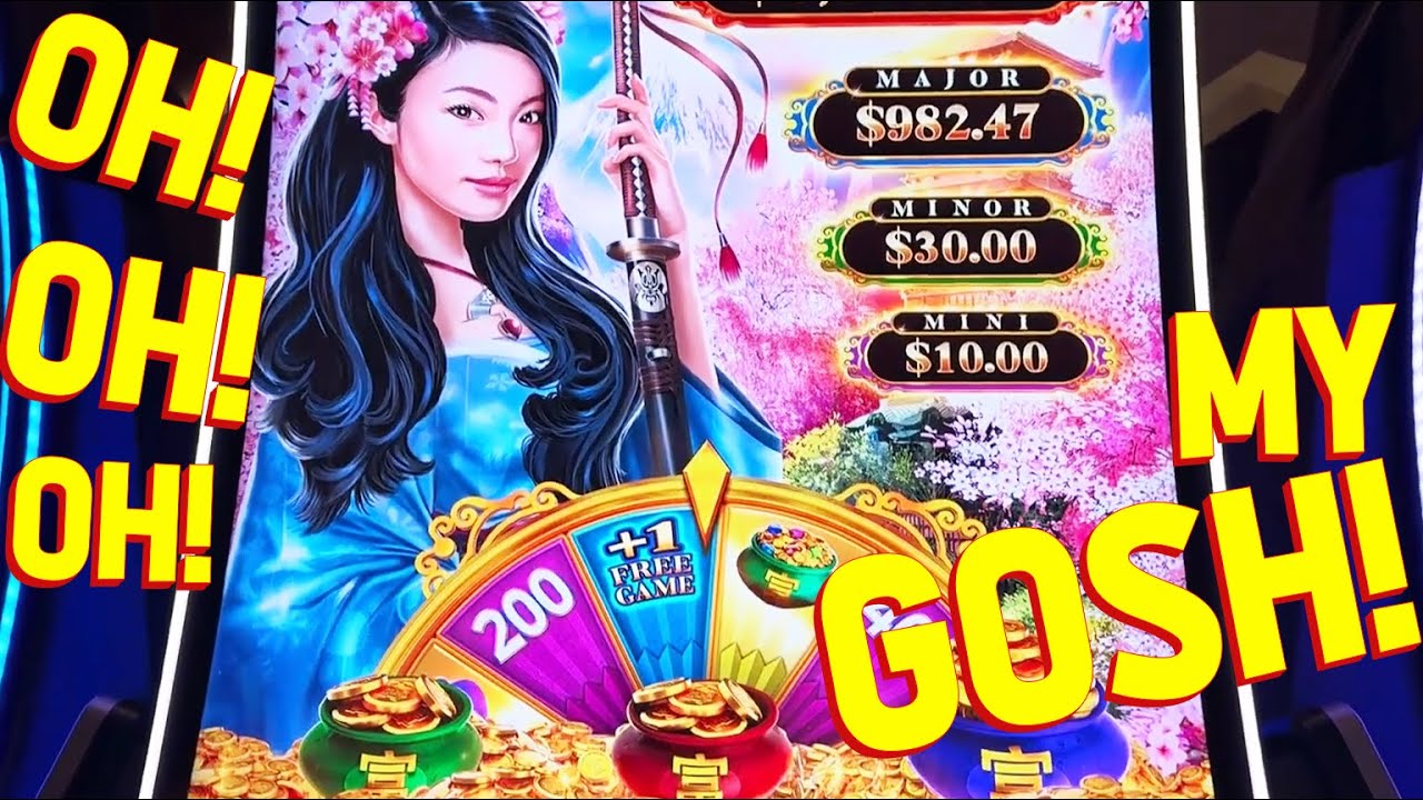 VegasLowRoller won BIG on these 2 Las Vegas casino slot machines. - YouTube